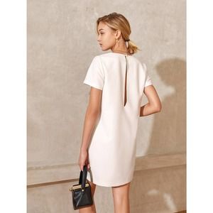 WILA | Tops | Minimalist Notched V Neck Keyhole Back Tunic Dress White ...